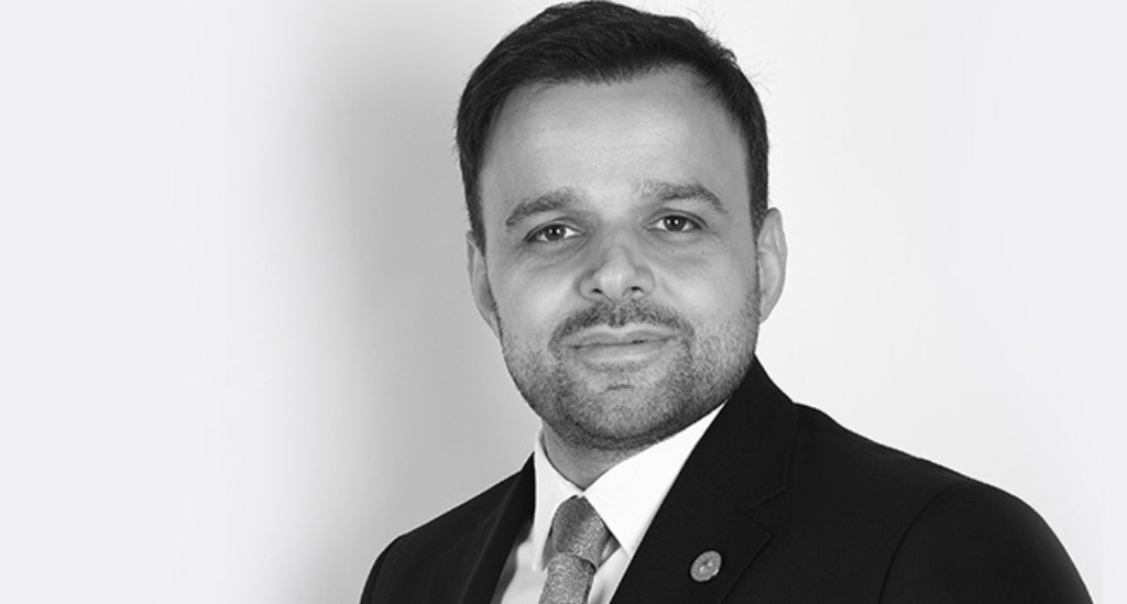 Dr. Ali Taha KOÇ KİMDİR ? - Lonca Haber Dergisi En Doğru Haber